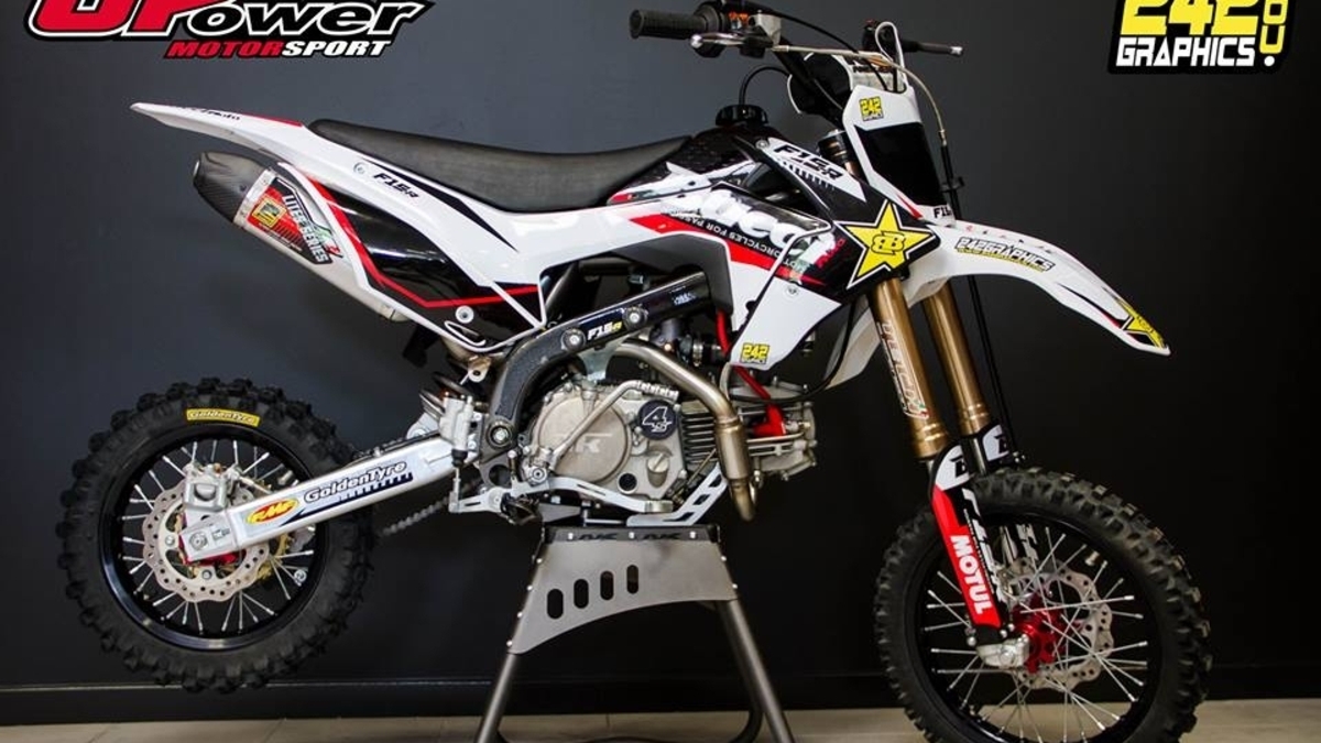 Bucci Moto BR1F15-R CR (2017), prezzo e scheda tecnica - Moto.it