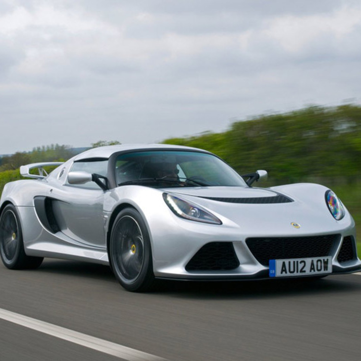 La Lotus Exige (omologata) con un V8 AMG è un capolavoro da 650 CV ...