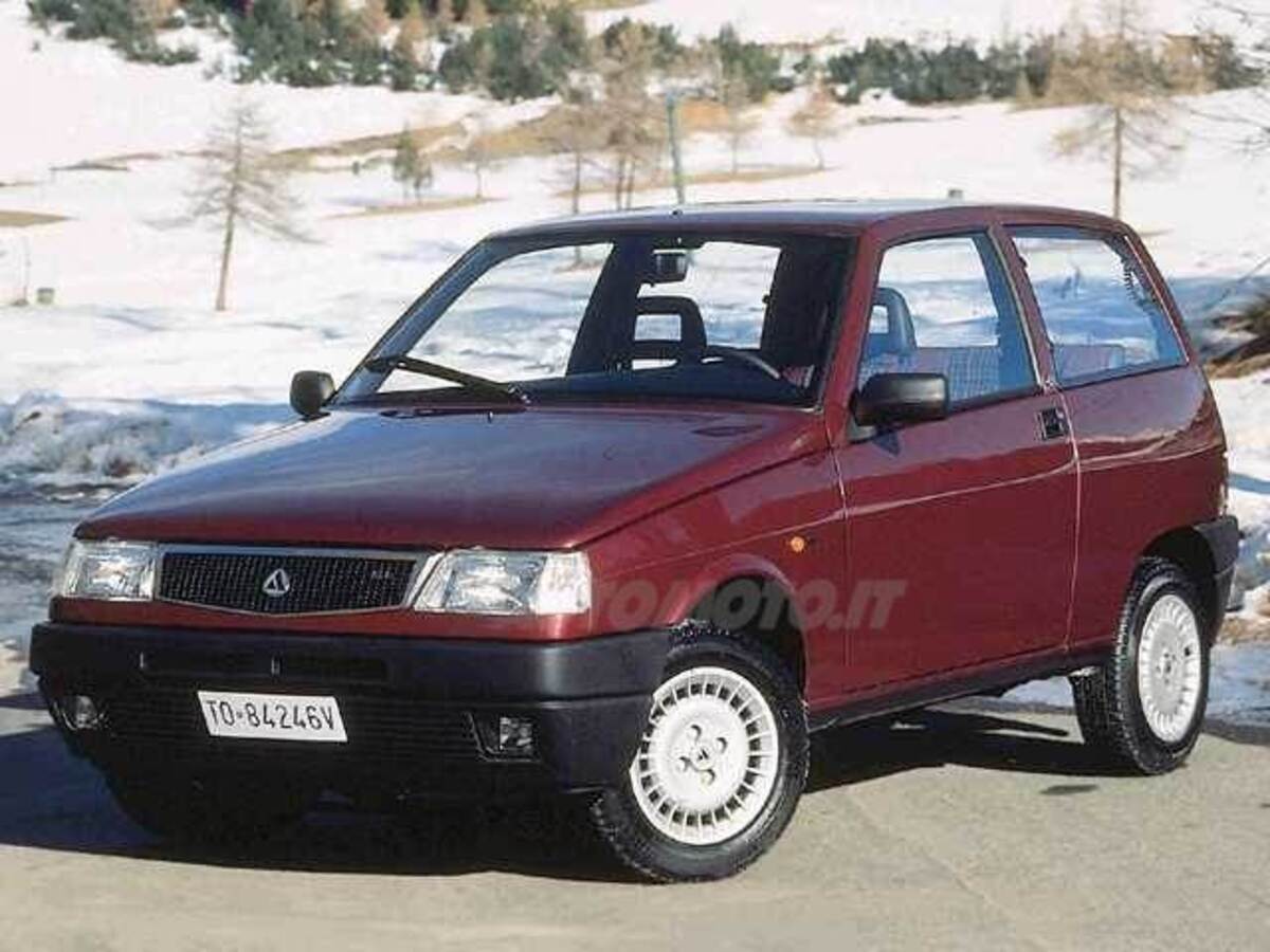 Autobianchi Y10 1.1 i.e. cat 4WD Sestrières: prezzo e scheda tecnica ...