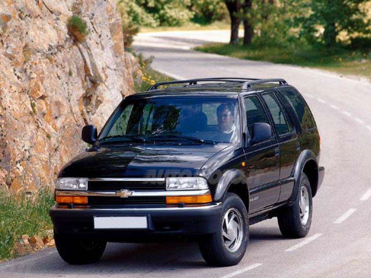 Chevrolet S-Blazer 4.3 V6 5 porte 4WD LT: prezzo e scheda tecnica ...