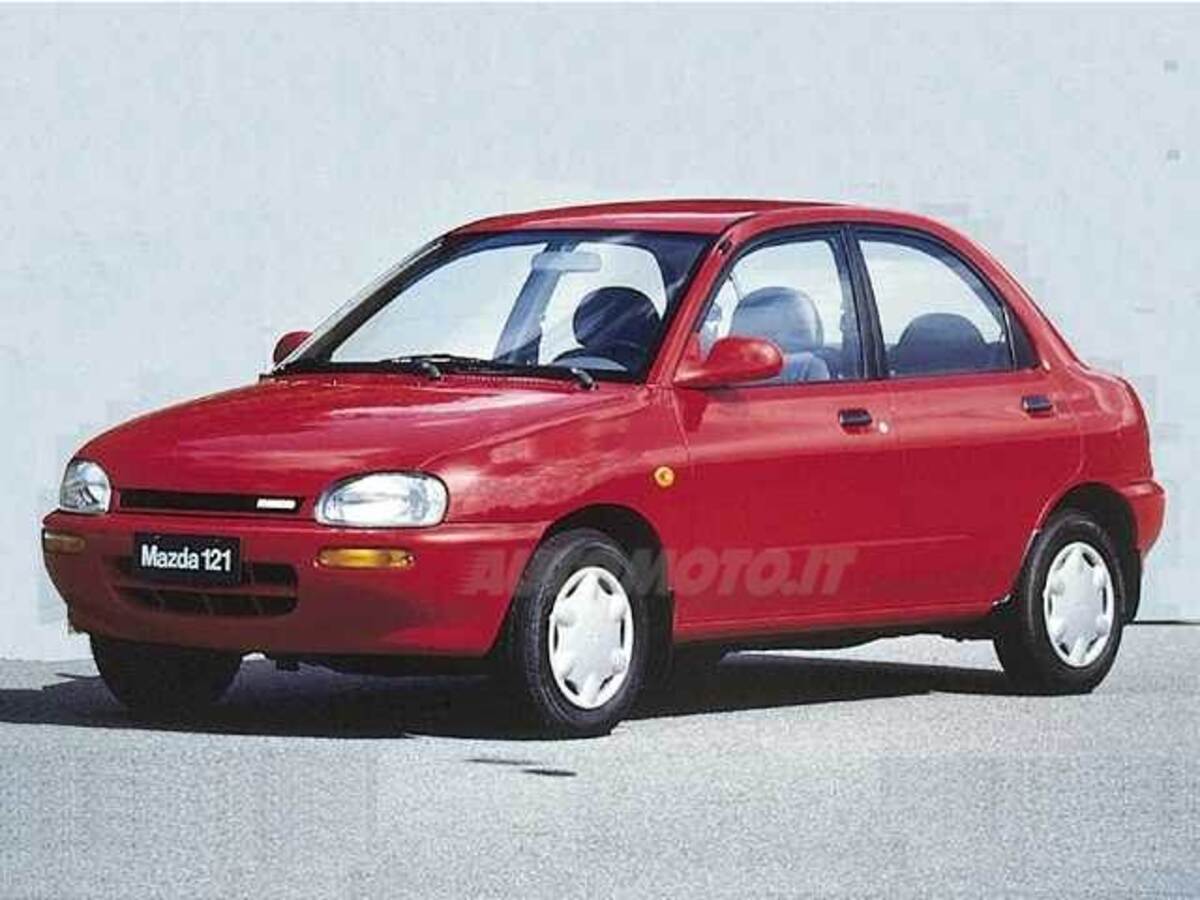 Mazda 121 Sedan 1.3i 16V cat 4 porte Cabrio Top LX: prezzo e scheda ...
