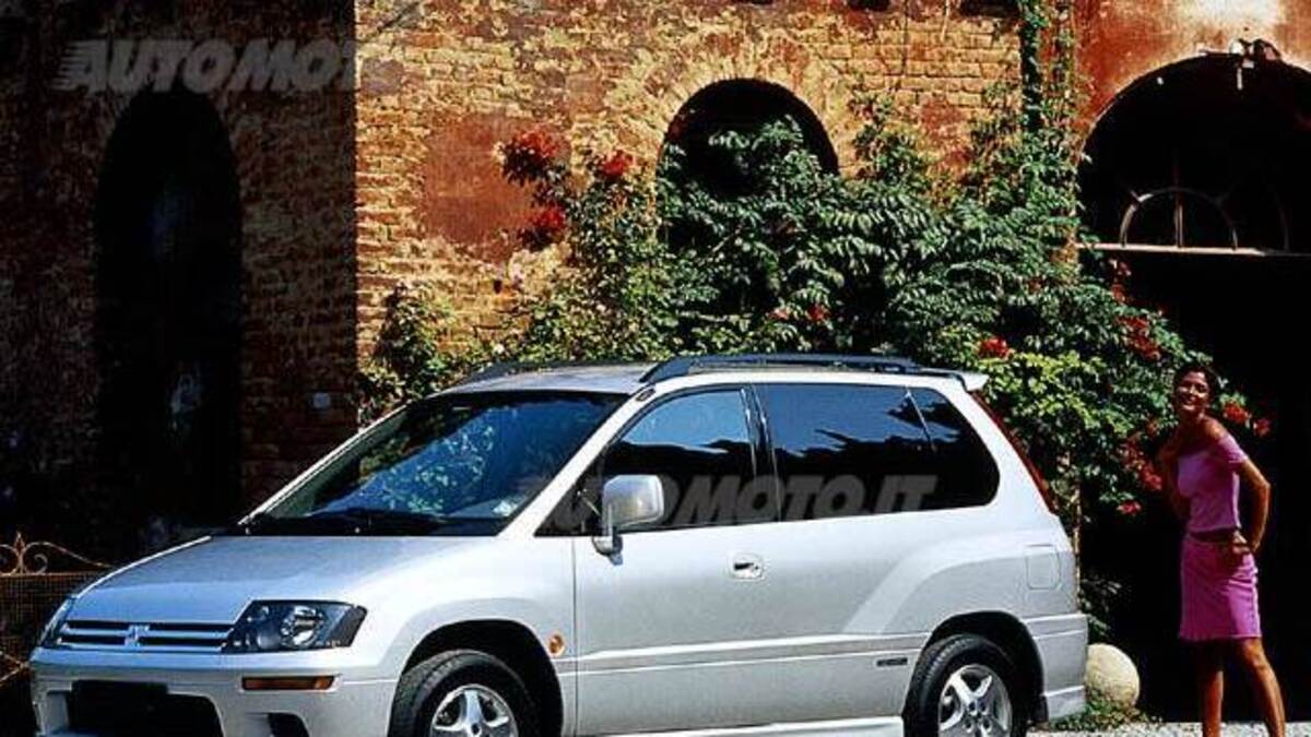 Mitsubishi Space Runner 2.4i 16V GDI cat GLS: prezzo e scheda tecnica ...