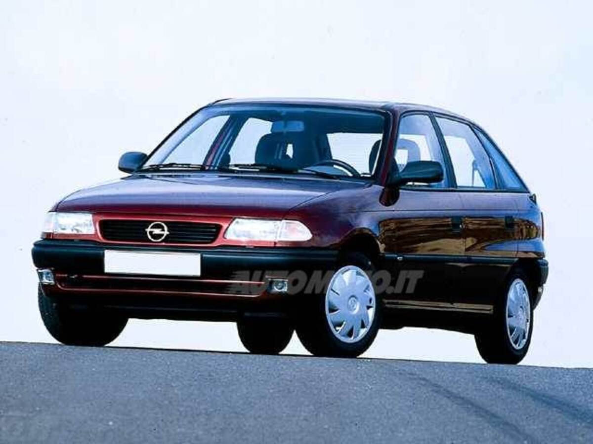 Opel Astra 16V cat 5 porte GLS Euro 96: prezzo e scheda tecnica ...