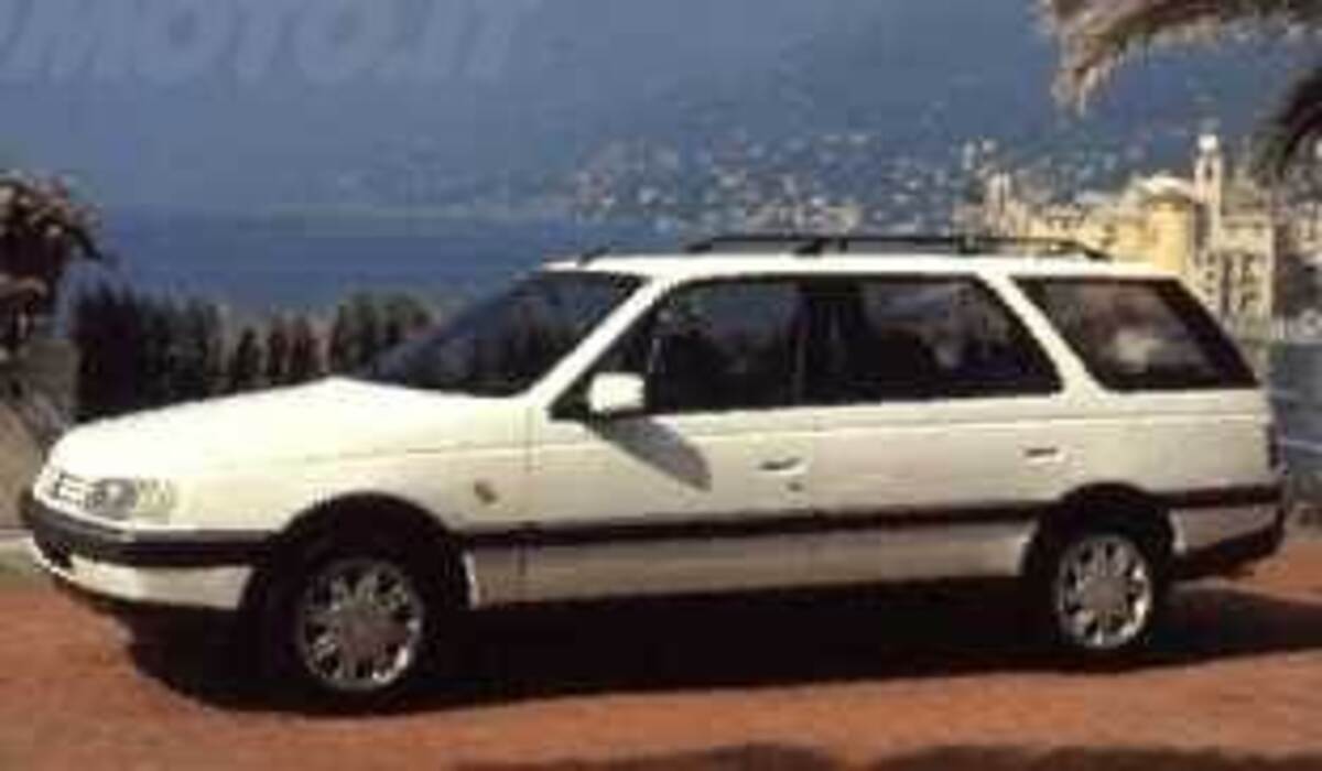 Peugeot 405 SW Station Wagon SRI : prezzo e scheda tecnica - Automoto.it