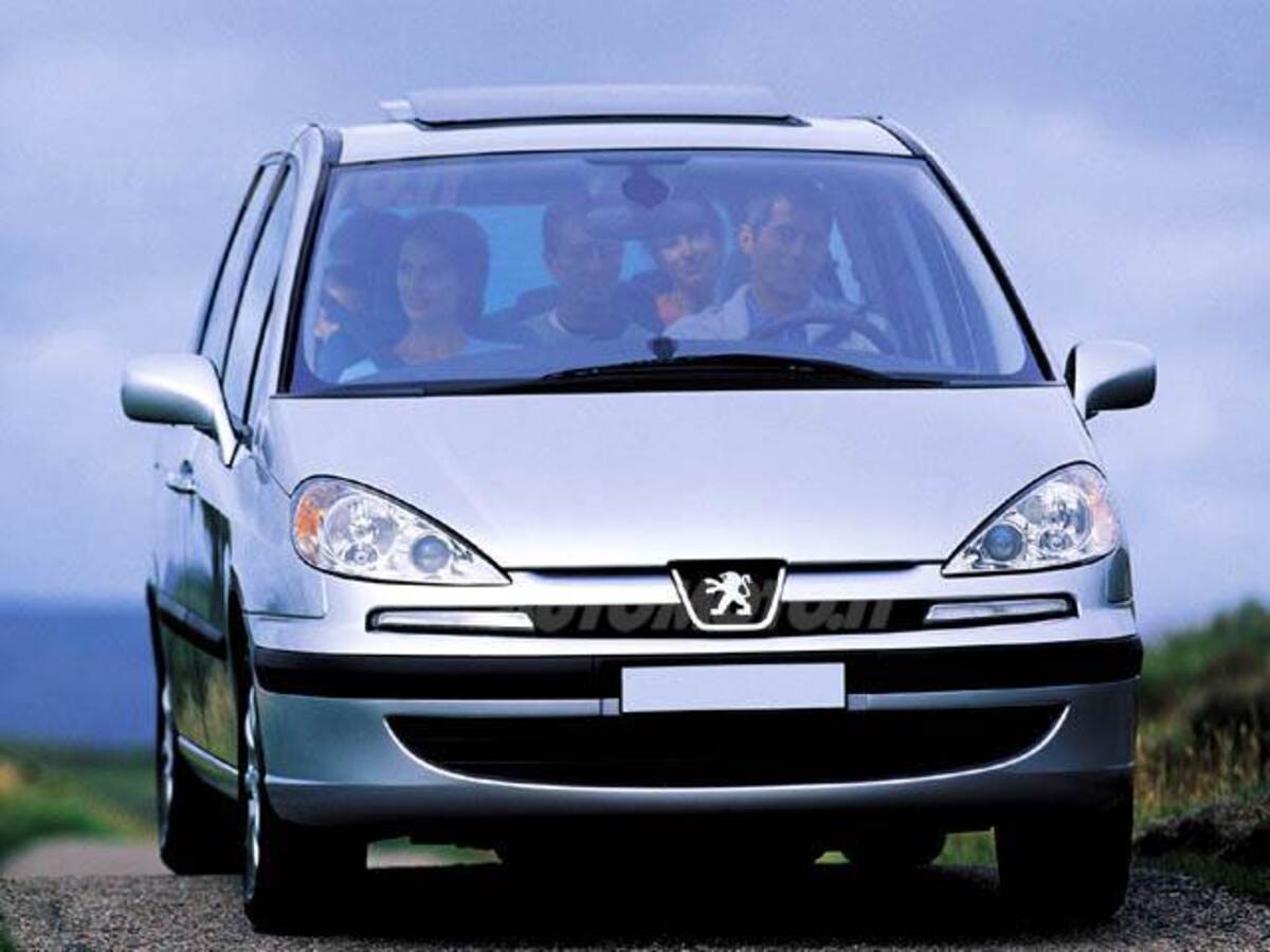 Peugeot 807 HDi FAP ST: prezzo e scheda tecnica - Automoto.it