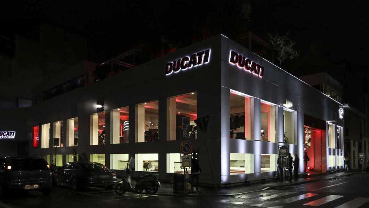 Ducati inaugura a Milano il suo Flagship Store - News - Moto.it