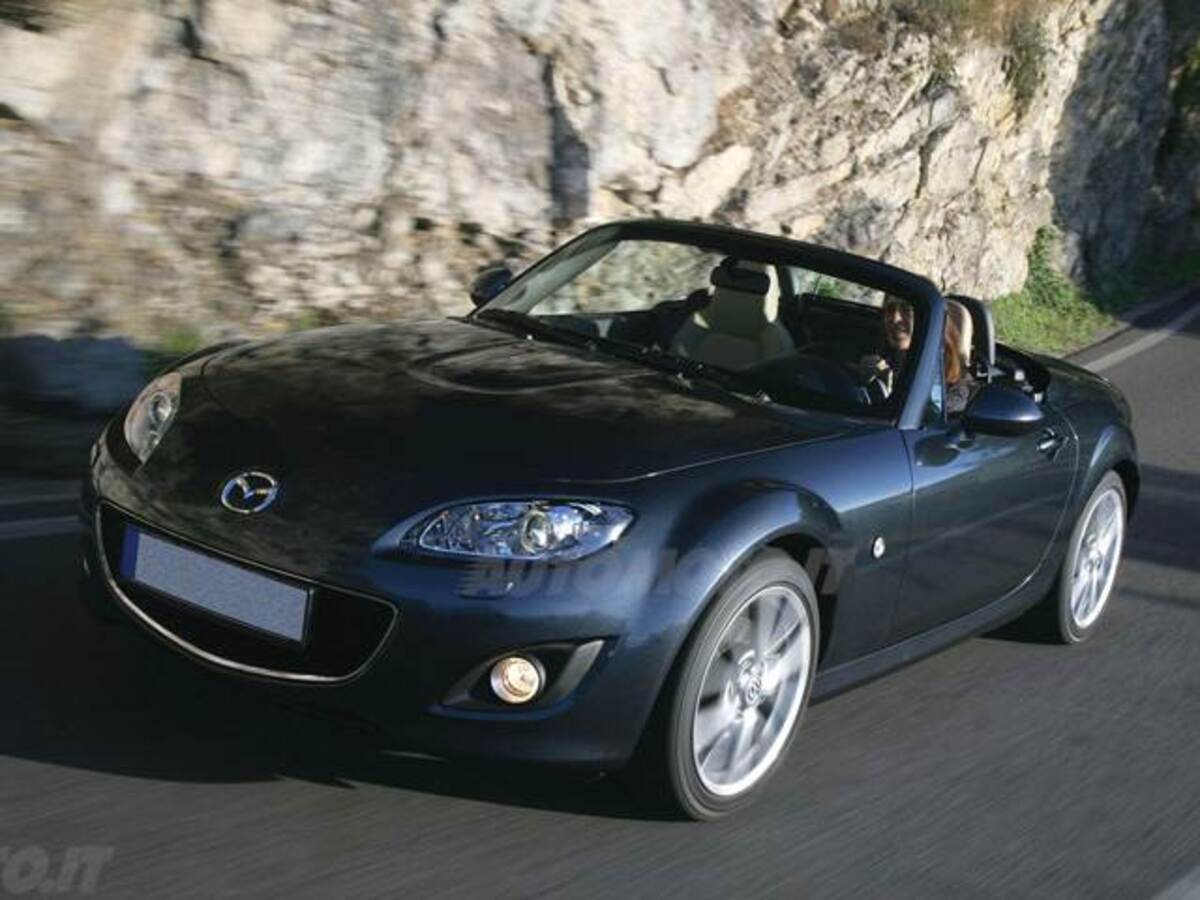 Mazda MX-5 Roadster Coupé 1.8L Fire: prezzo e scheda tecnica - Automoto.it