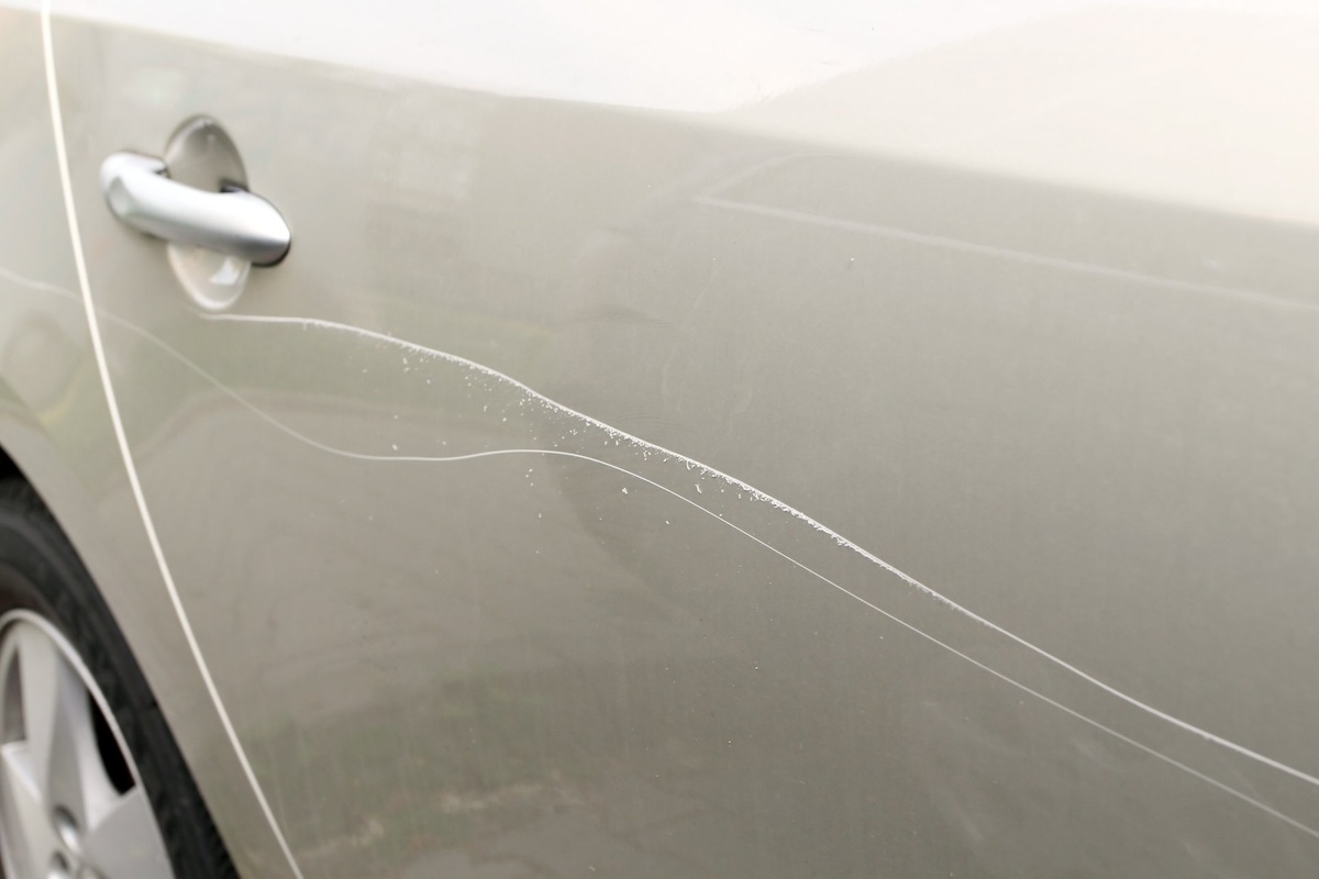 Auto rigata: è reato? Dipende - News - Automoto.it