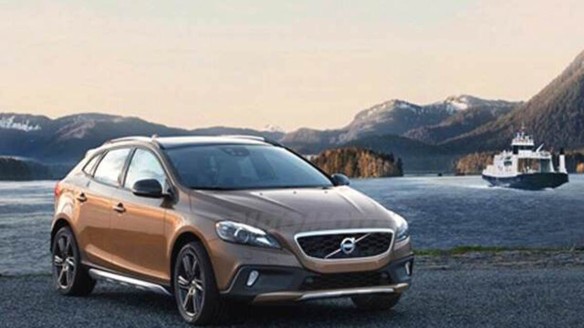 Volvo V40 Cross Country T4 Powershift Momentum : prezzo e scheda ...