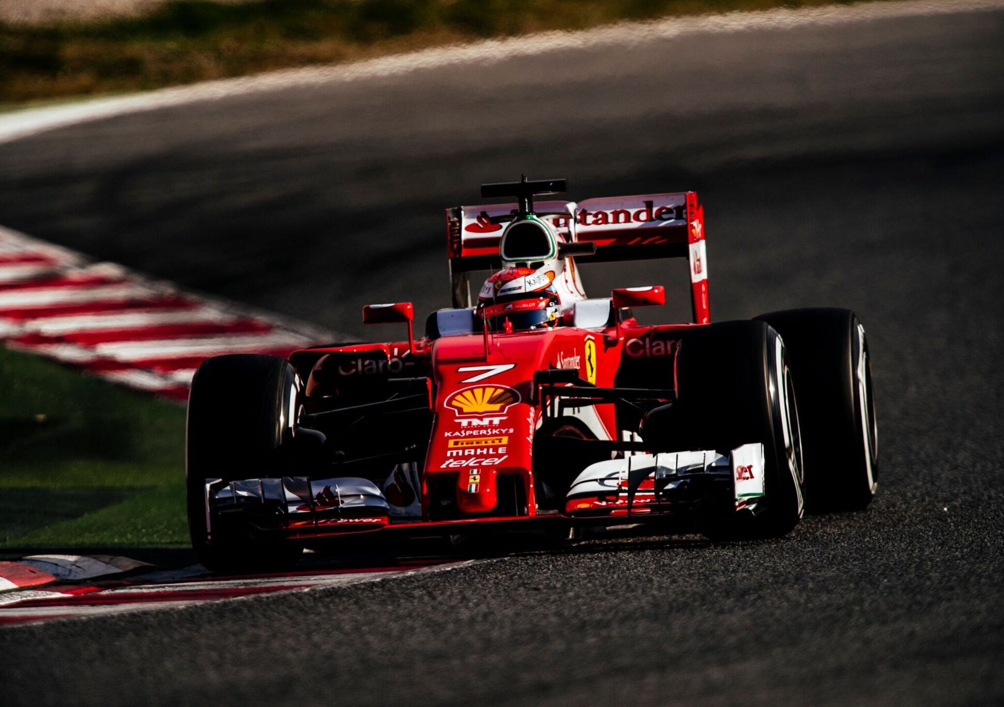 F1 2016, test Barcellona: la Ferrari ha convinto, ma Mercedes si è ...