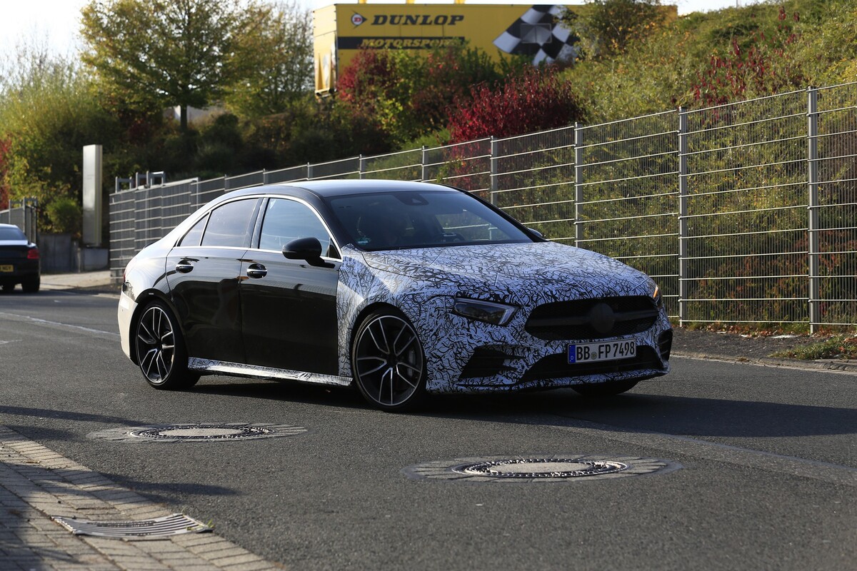 Mercedes-AMG A 35, ecco la berlina [Foto spia] - News - Automoto.it