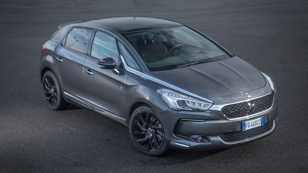 Ds DS 5 DS 5 Hybrid 4x4 Sport Chic : prezzo e scheda tecnica - Automoto.it