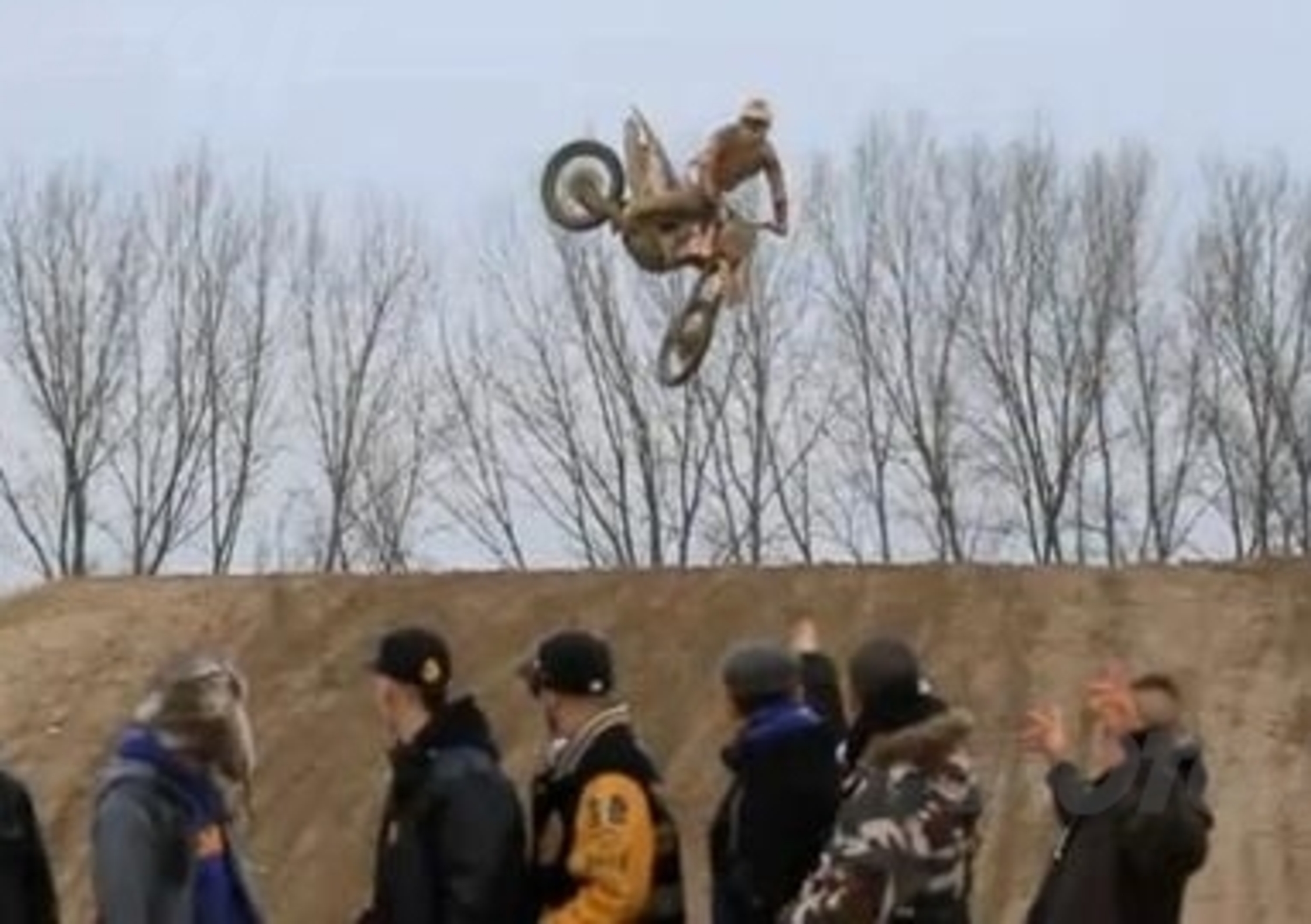 Tony Cairoli protagonista del nuovo video di Grido - Motocross - Moto.it