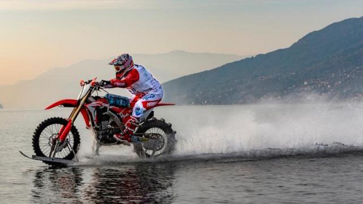 Luca Colombo a caccia del record di velocità sull'acqua - News - Moto.it