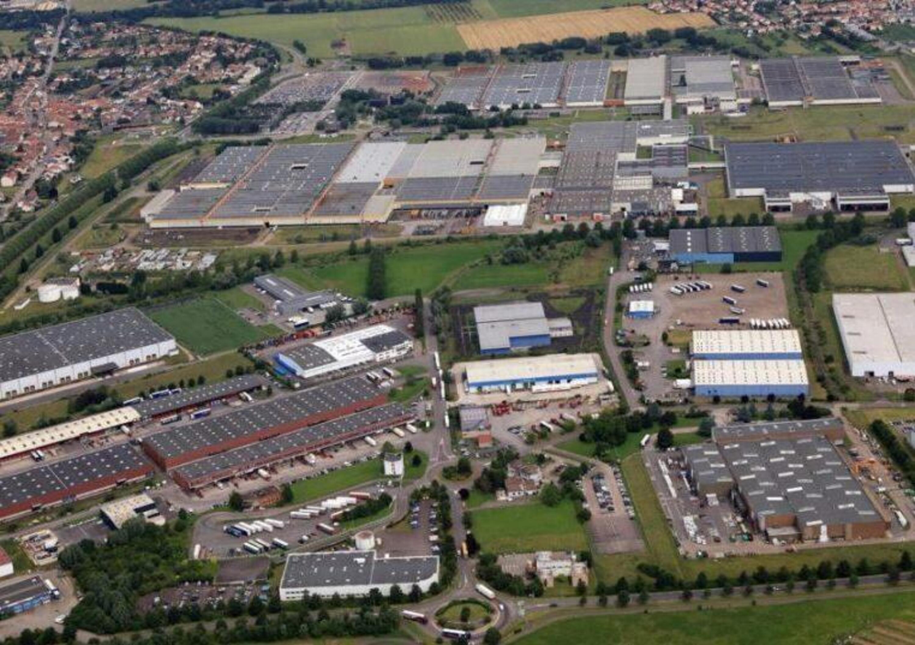 Lo stabilimento PSA di Tremery, il più grande produttore di motori ...