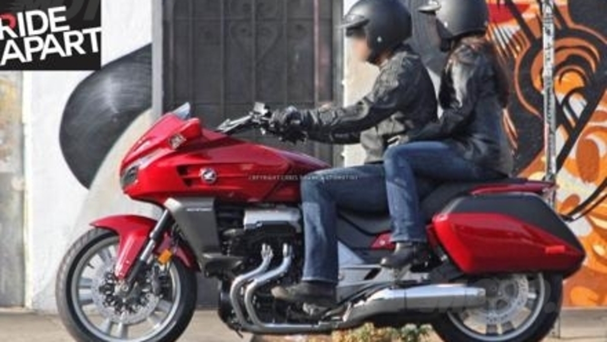Honda CTX 1300, prime foto spia - News - Moto.it