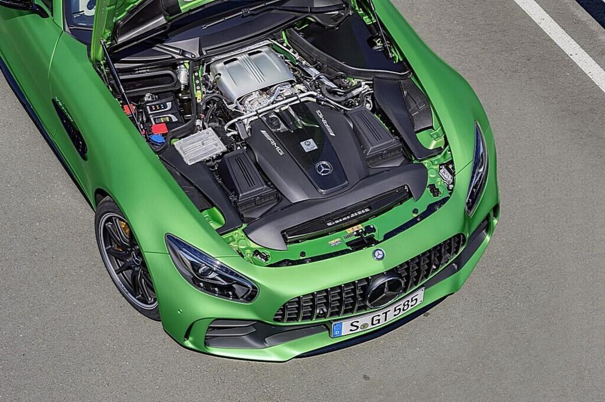 Mercedes, lunga vita al V8? - News - Automoto.it