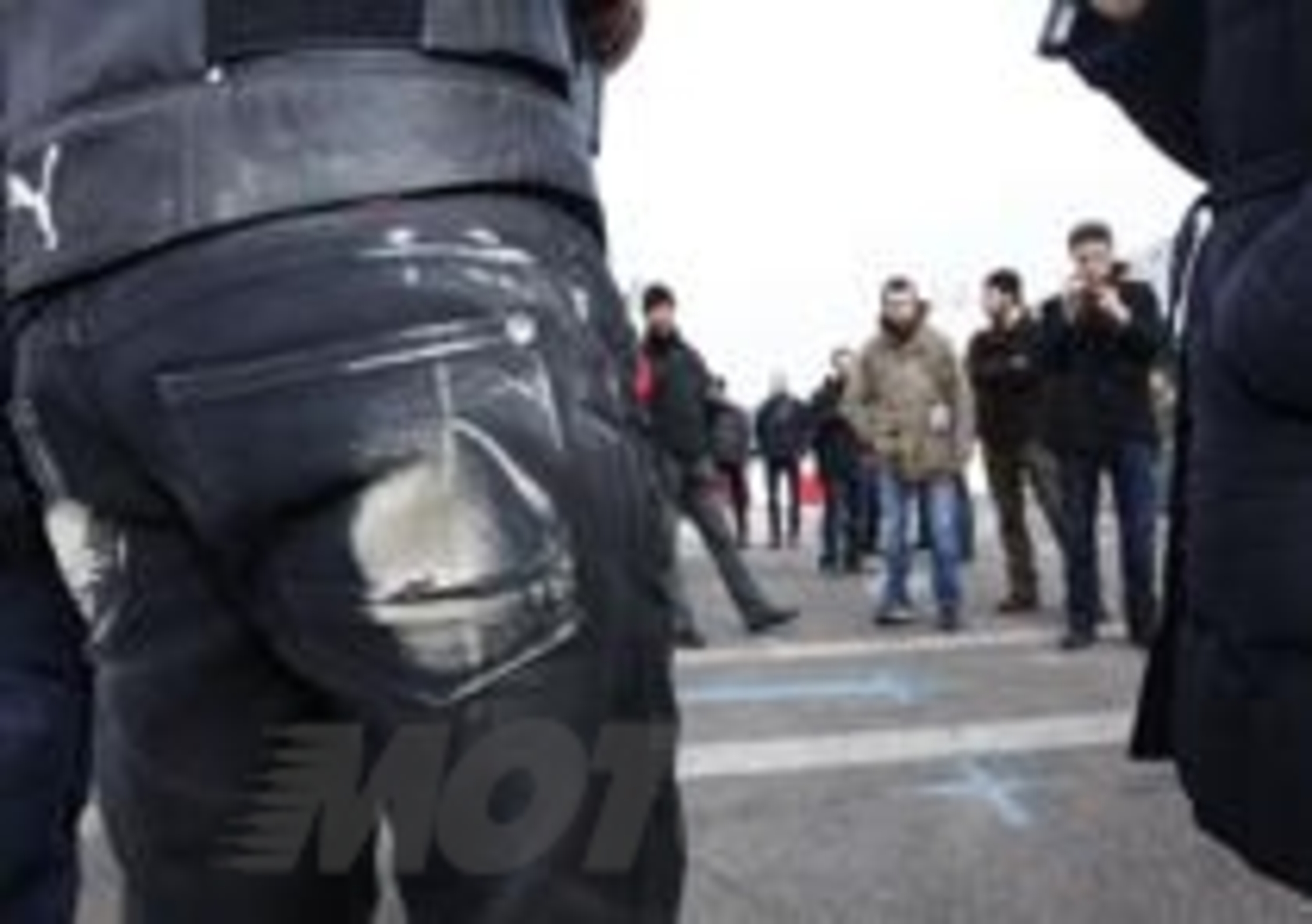 Jeans Esquad. Più resistente del cuoio - Accessori - Moto.it