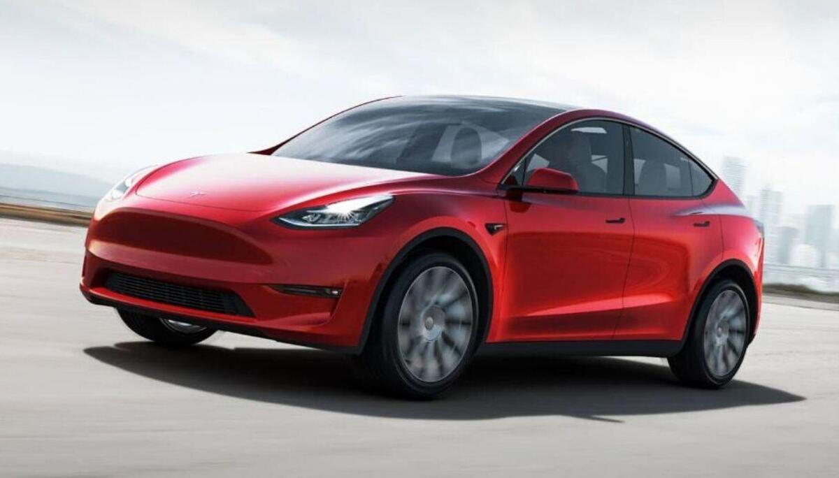 Il robot Tesla alle prese con il megacasting IDRA: mezza auto in un ...