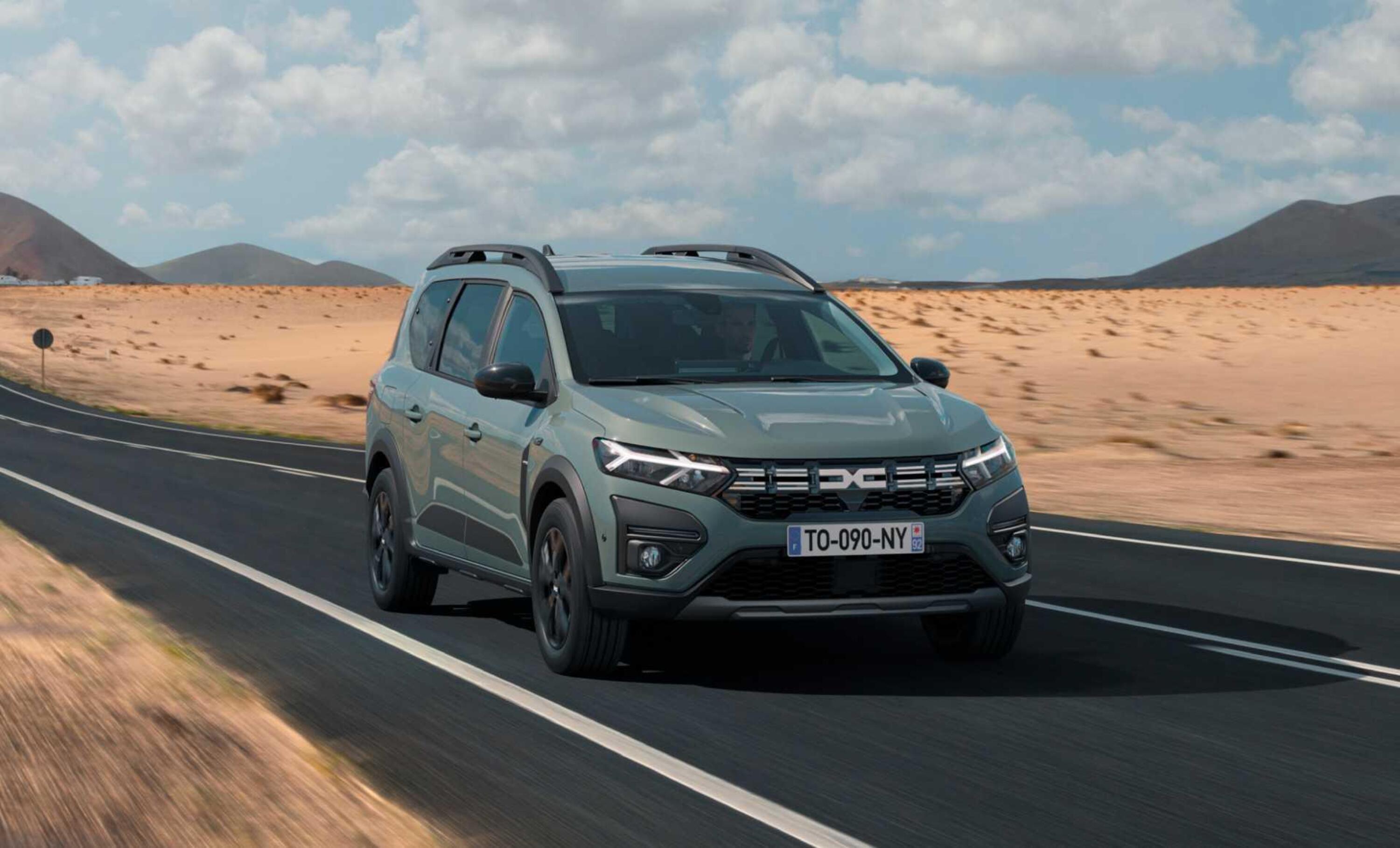 Dacia Jogger 1.8 hybrid Expression 155cv 7p.ti auto nuove, listino ...