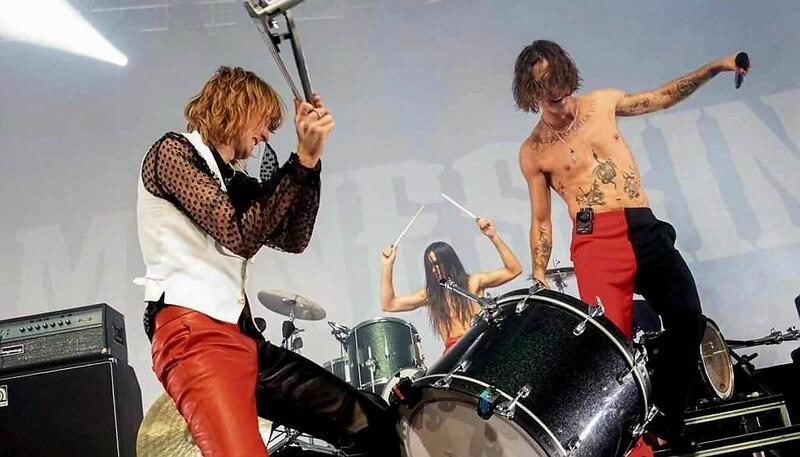 I Måneskin spaccano gli strumenti e il nuovo pezzo piace: il rock è ...