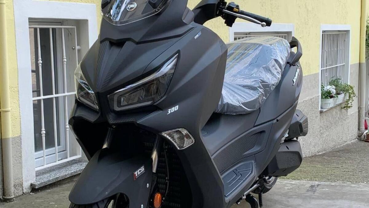 Vendo Sym Joymax 300 Z (2025 - 26) nuova a Milano (codice 9097411 ...