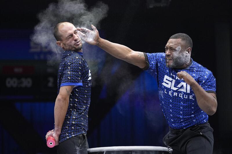 Spopola lo sport che ci meritiamo: la gara di schiaffi! Ecco perché il ...