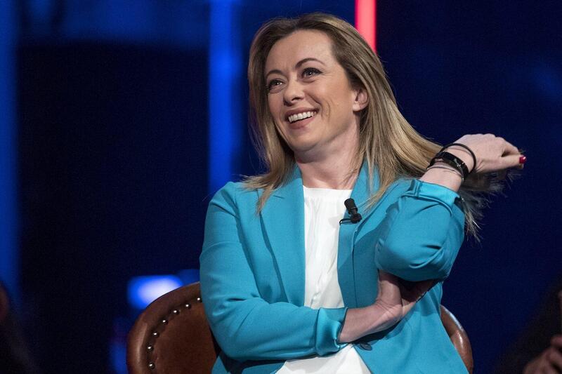 Anna Falchi racconta le serate con Giorgia Meloni in scooter a caccia ...