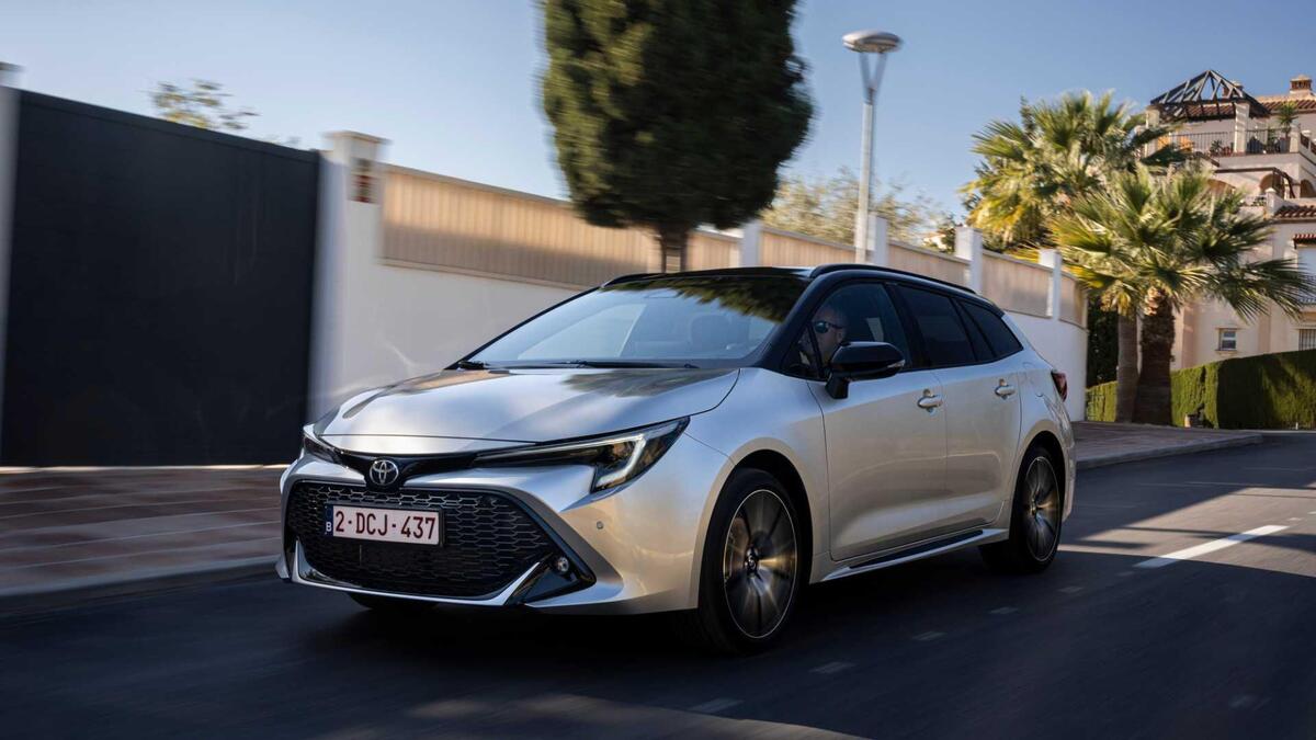 Toyota Corolla Touring Sports Active 1.8 Hybrid Tyre: prezzo e scheda ...