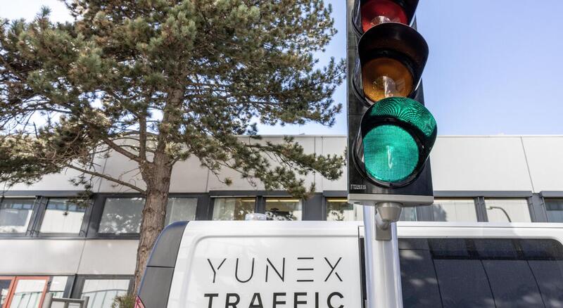 Arrivano i semafori a quattro colori: rosso, giallo, verde e bianco ...