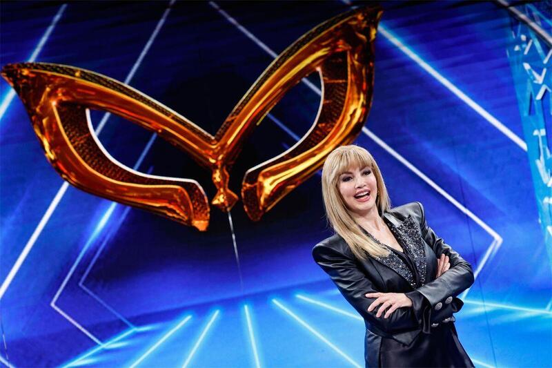 Retroscena e sbrocchi vip del Cantante Mascherato: un flop annunciato ...
