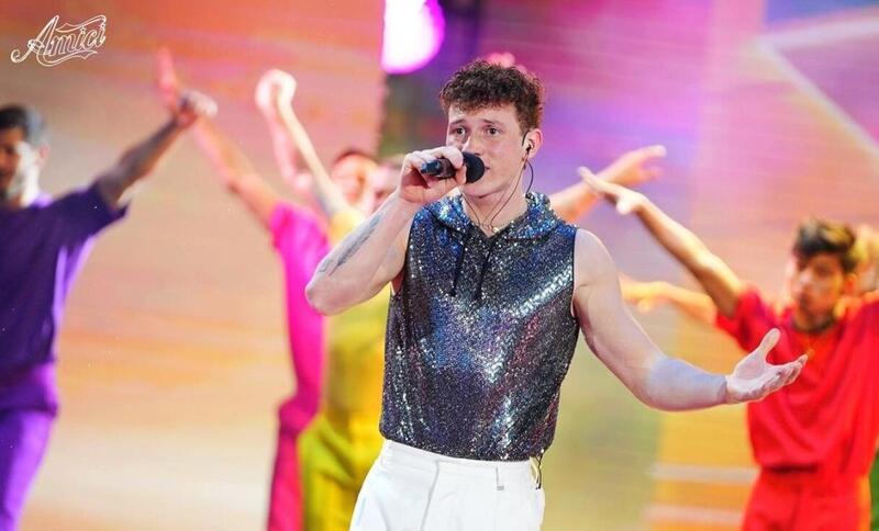 Amici, Wax e gli altri dettano la linea editoriale e la critica ...