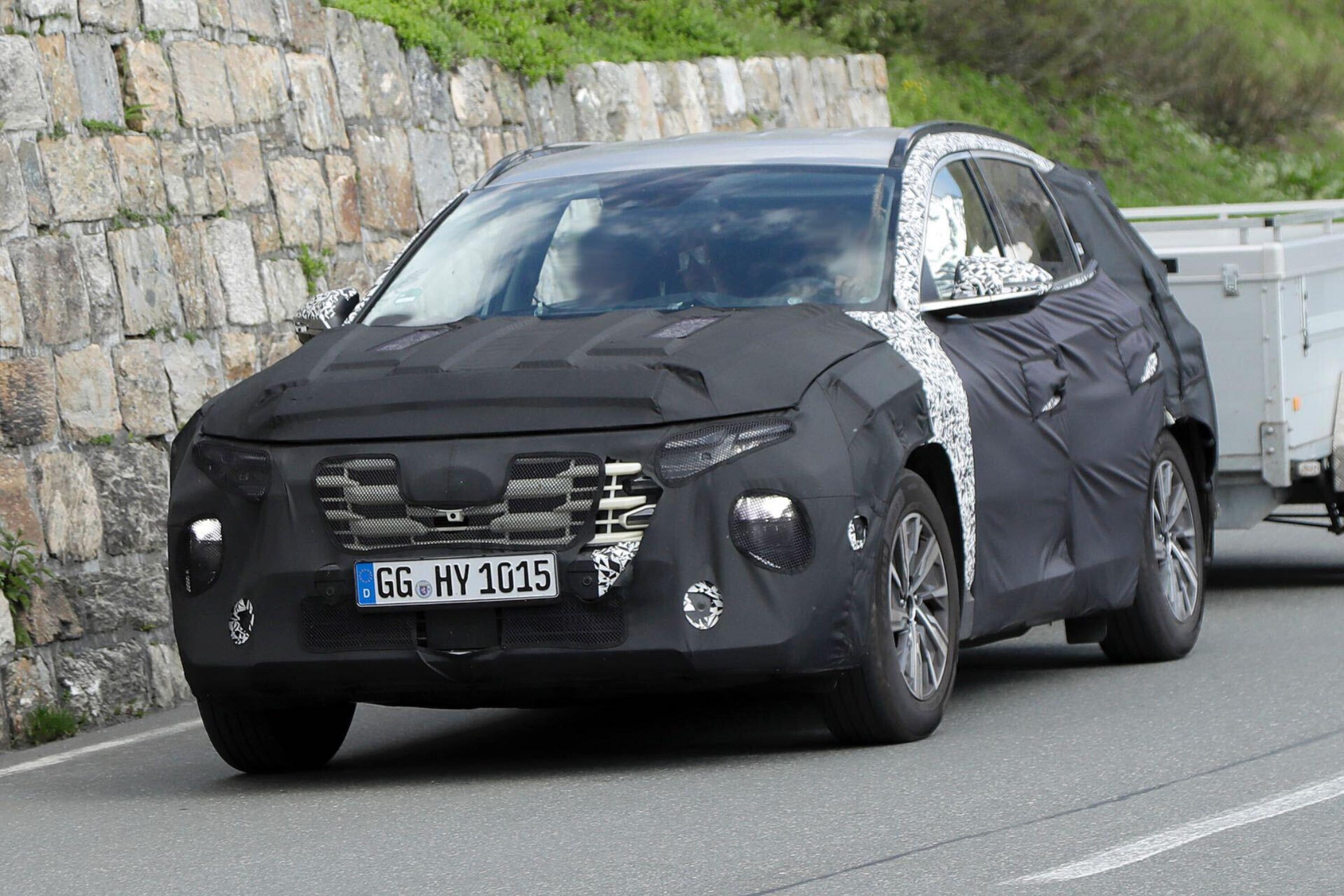 Hyundai Tucson, il nuovo facelift è in arrivo nel 2024 [Foto Spia ...