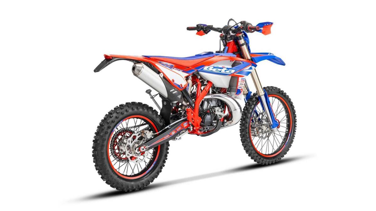 Betamotor RR 200 2T Enduro Racing (2024), prezzo e scheda tecnica - Moto.it