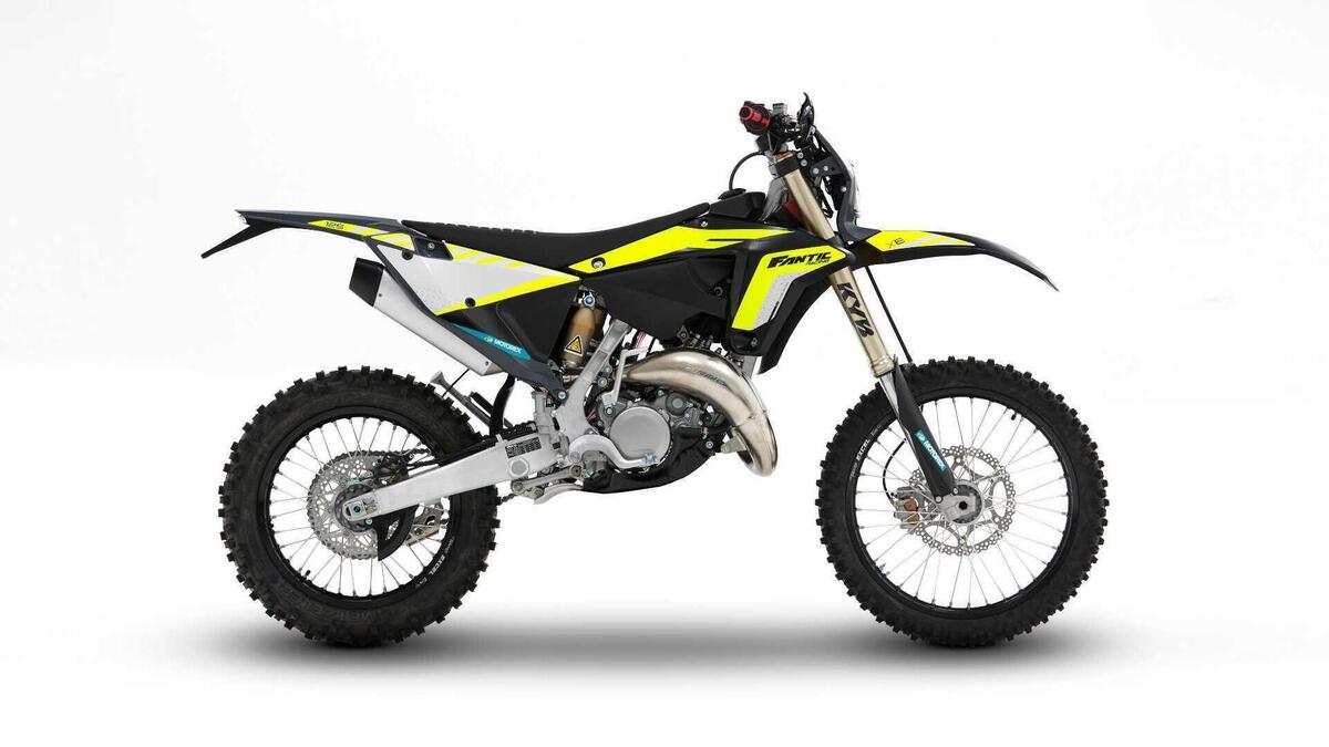 Fantic Motor XE 125 Black Edition (2024), prezzo e scheda tecnica - Moto.it