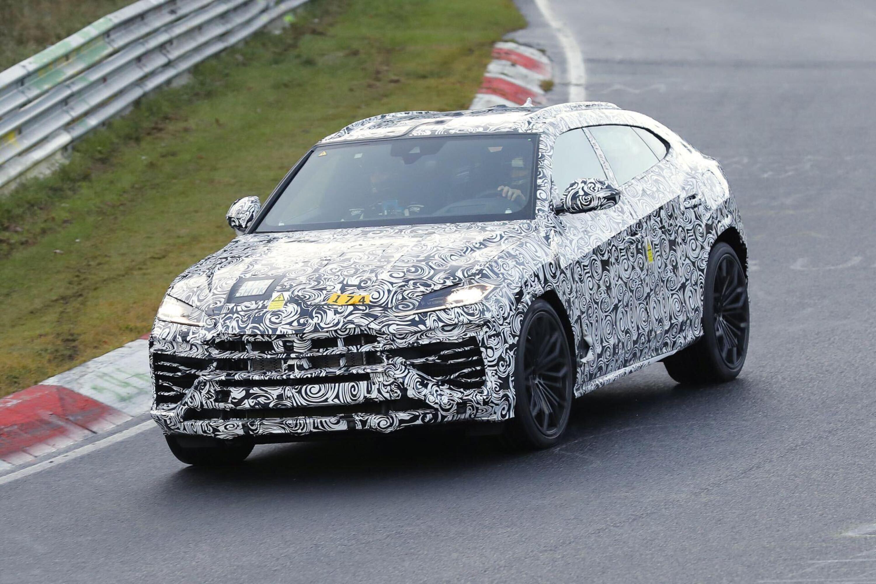 Lamborghini Urus, ecco la variante ibrida Plug-In [Foto Spia] - News ...