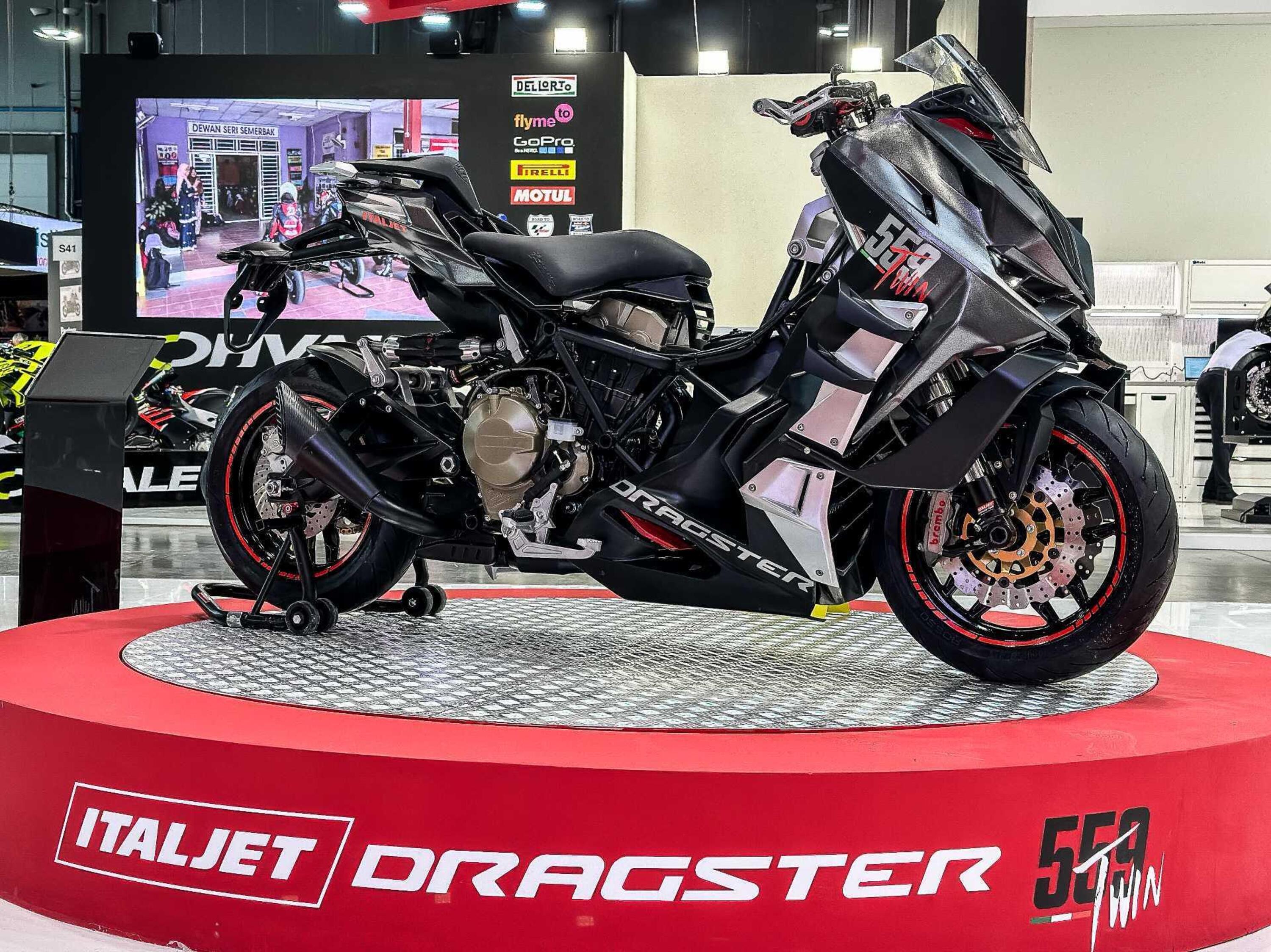 Eicma 2023. L'Italjet Dragster 559 Twin è sui blocchi di partenza ...