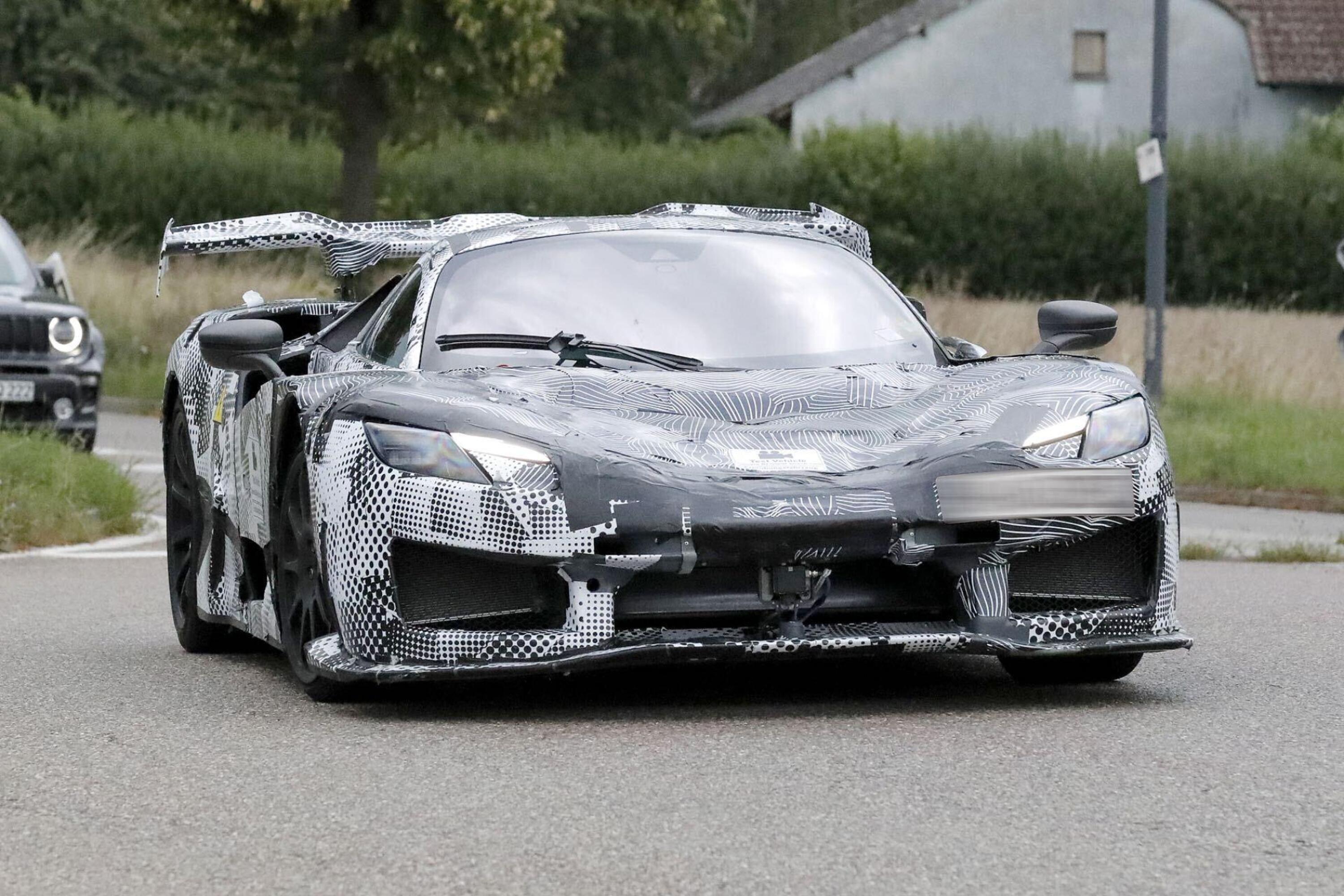 Ferrari F250 Hypercar: continuano i test, arriva nel 2024 [Foto Spia ...