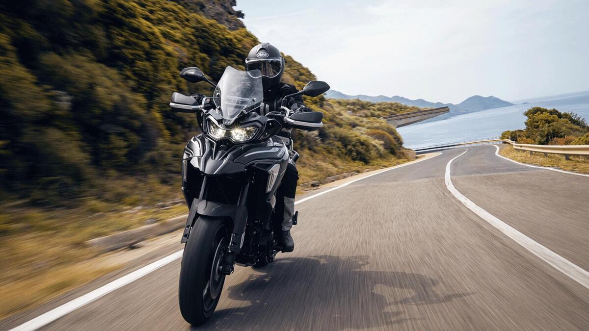 Benelli TRK 702 e TRK 702X, fino al 30 aprile 2024 il tris valigie è ...