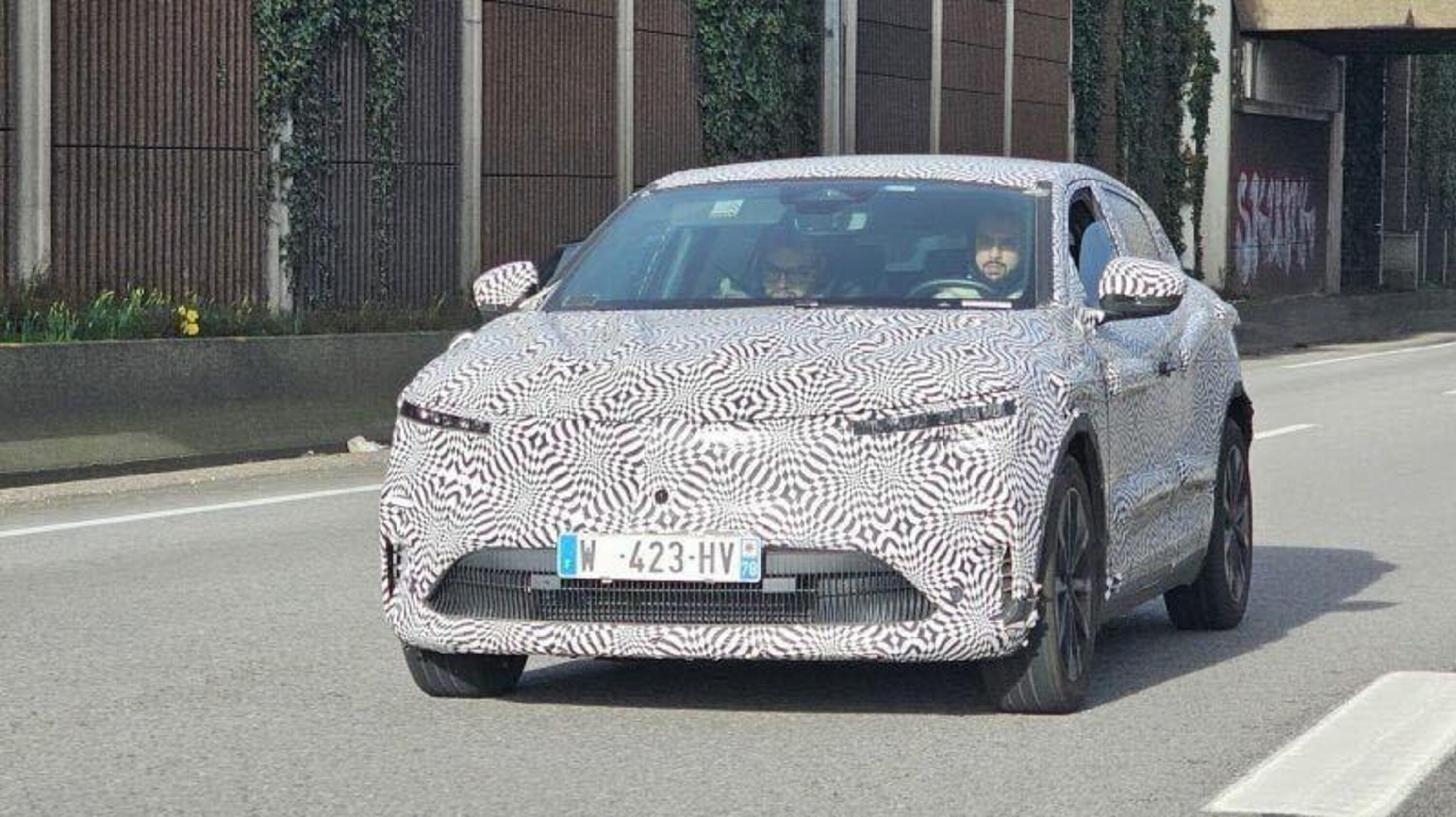 Renault Megane E-Tech: è tempo di restyling [Foto Spia] - Elettrico ...