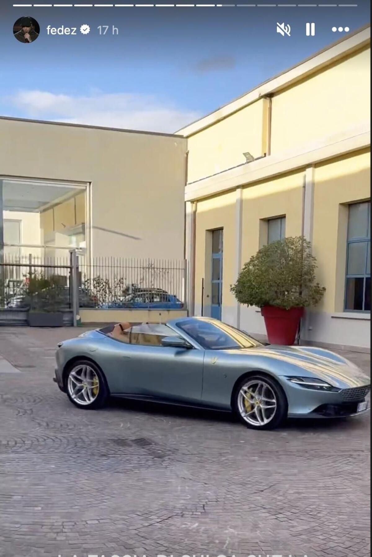 Via la Ferragni, arriva la Ferrari: Fedez si regala una Roma Spider ...