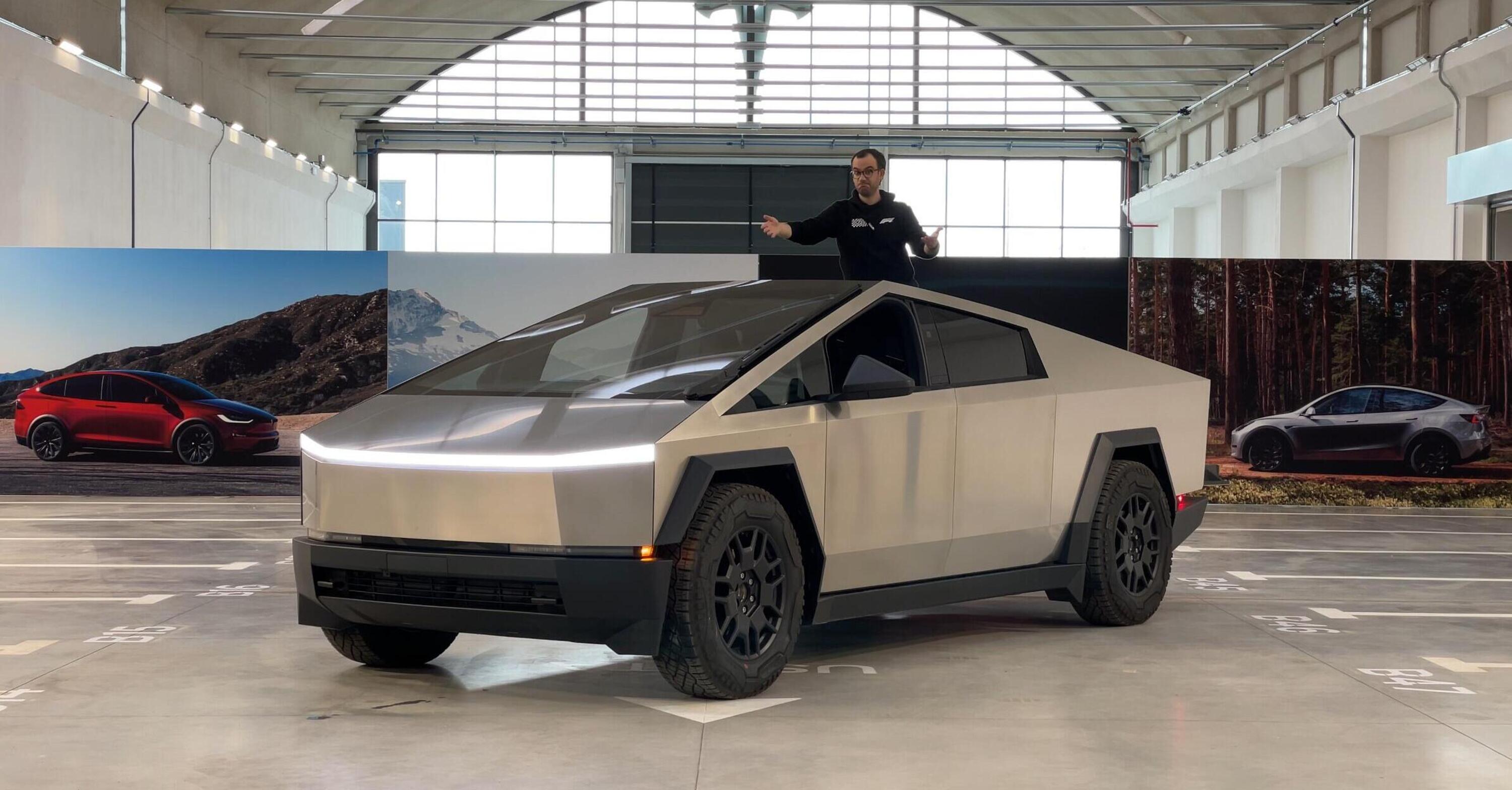Tesla Cybertruck: 3 cose che non ti aspetti quando lo vedi dal vivo ...
