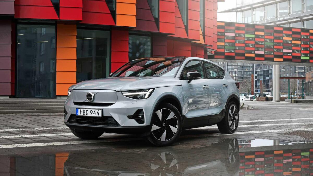 Volvo EC40 single motor extended range Core rwd nuove, listino prezzi ...