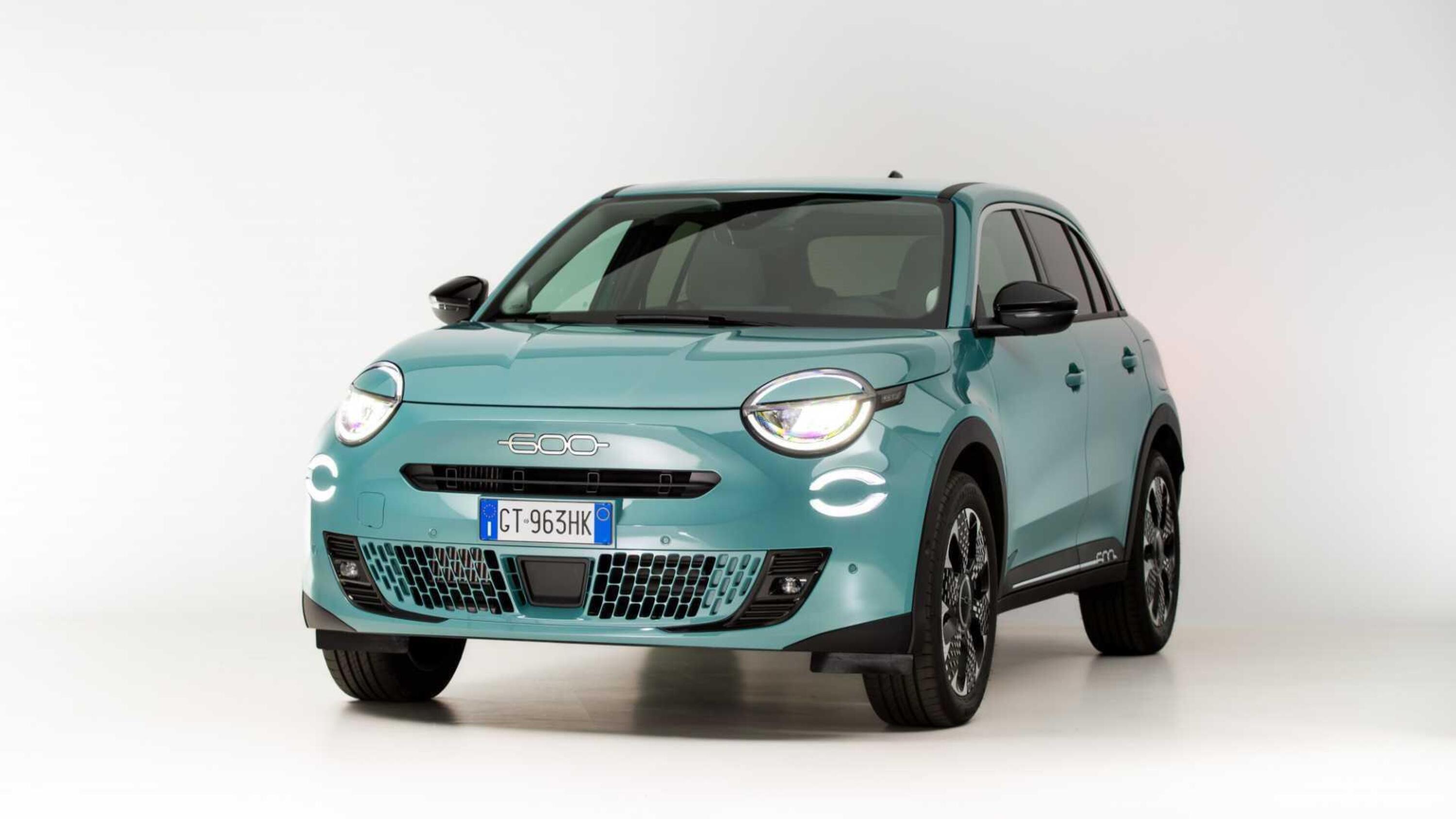 Fiat 600 1.2 hybrid Sport Edizione Milano Cortina 2026 145cv auto nuove ...