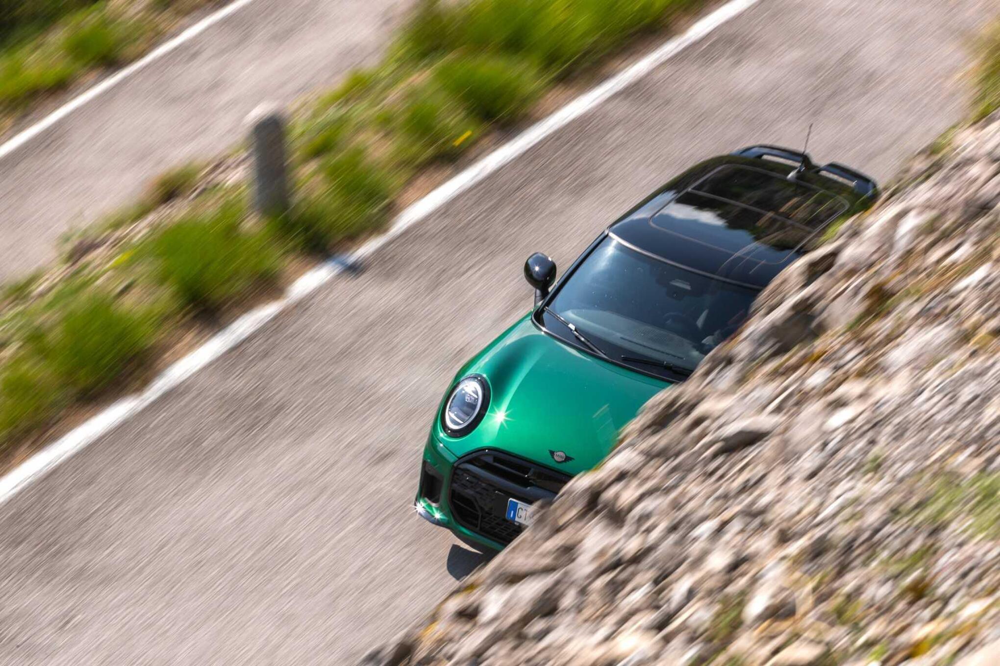 Mini Cooper 2024: le versioni, i motori e le caratteristiche tecniche ...