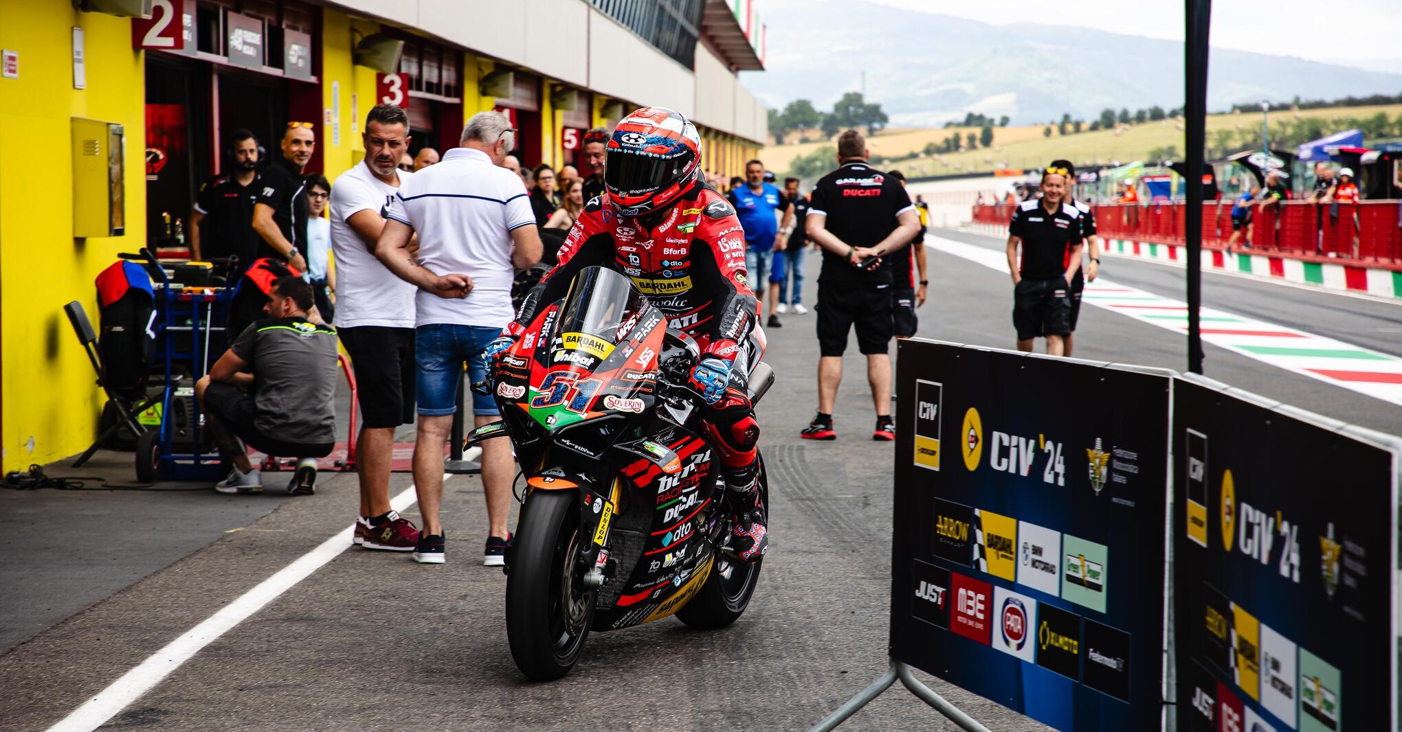 Dunlop CIV 2024, Mugello. Michele Pirro domina Gara2 sul bagnato ...