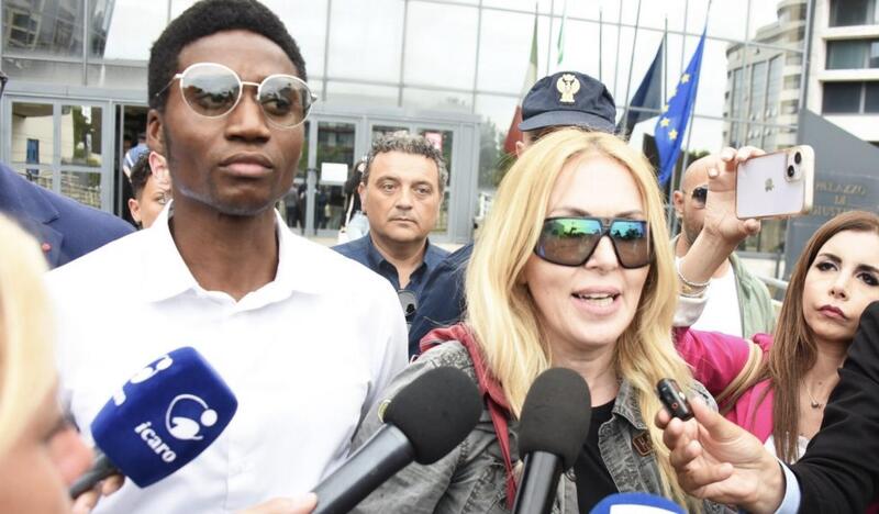 Omicidio Pierina Paganelli, i vestiti sporchi di Louis Dassilva e la ...