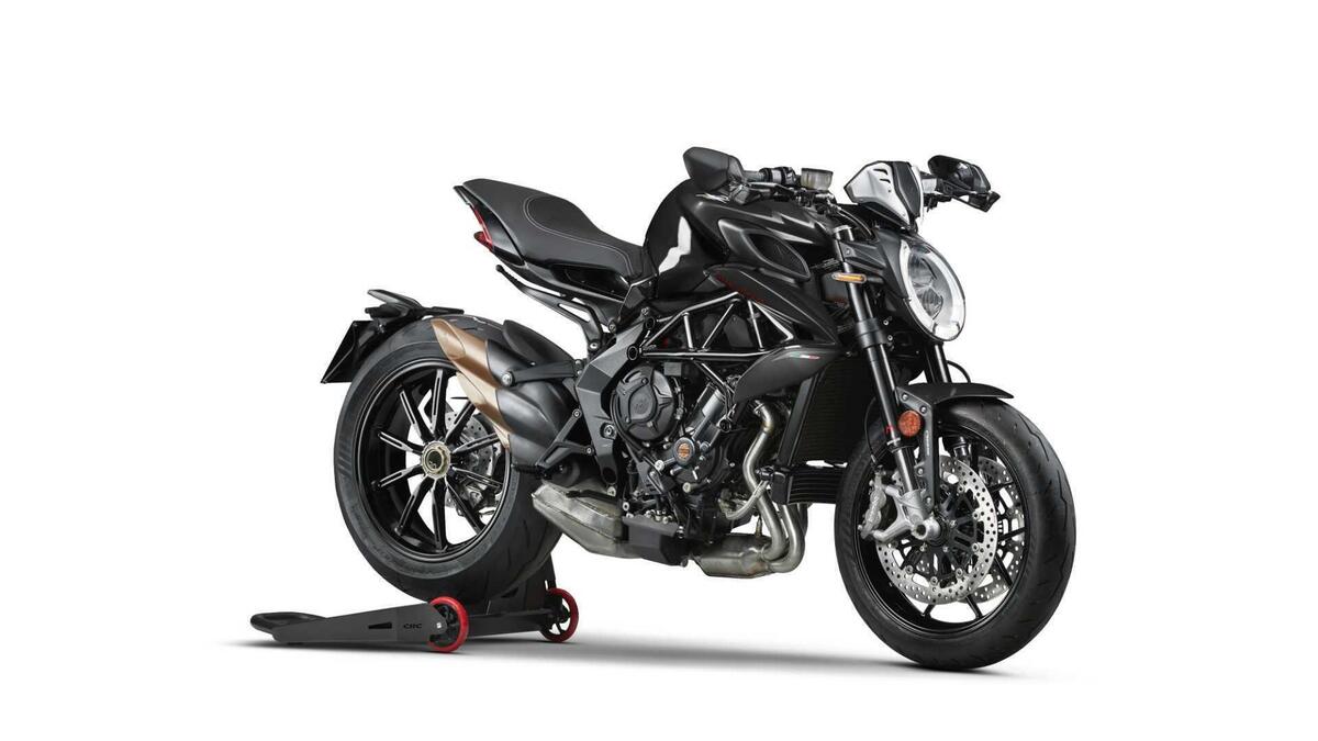 MV Agusta Dragster 800 R (2023 - 25), prezzo e scheda tecnica - Moto.it