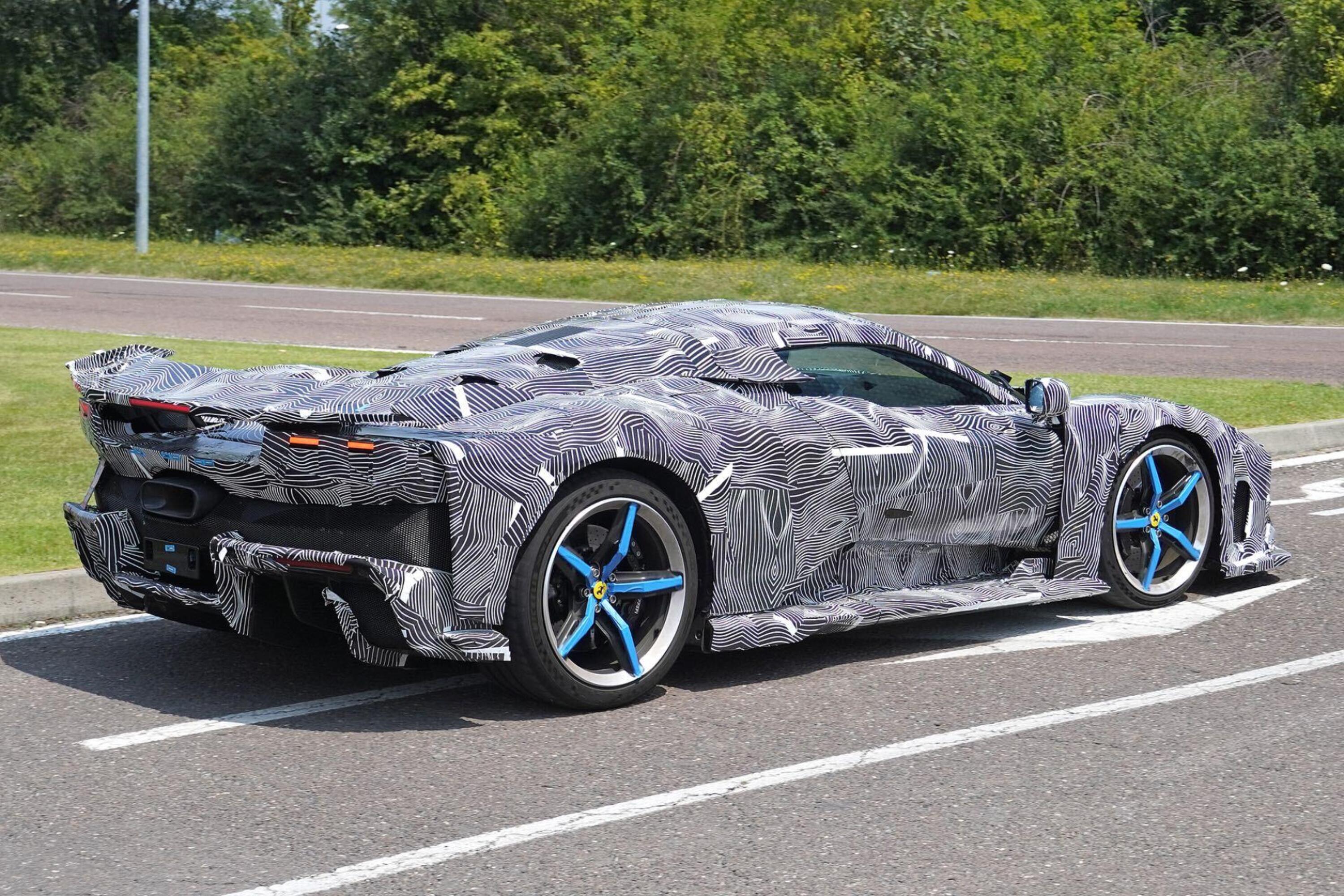 Ferrari F250: scopriamo le forme della nuova supercar | Foto Spia ...