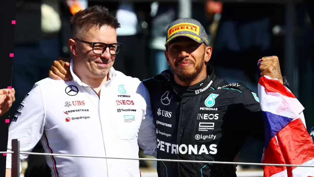 F1. Bono resta in Mercedes con una promozione: Hamilton in Ferrari ...